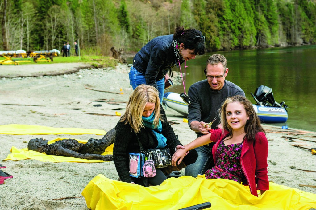 Selfies and Shenanigans Behind the Scenes of 'iZombie' (PHOTOS)