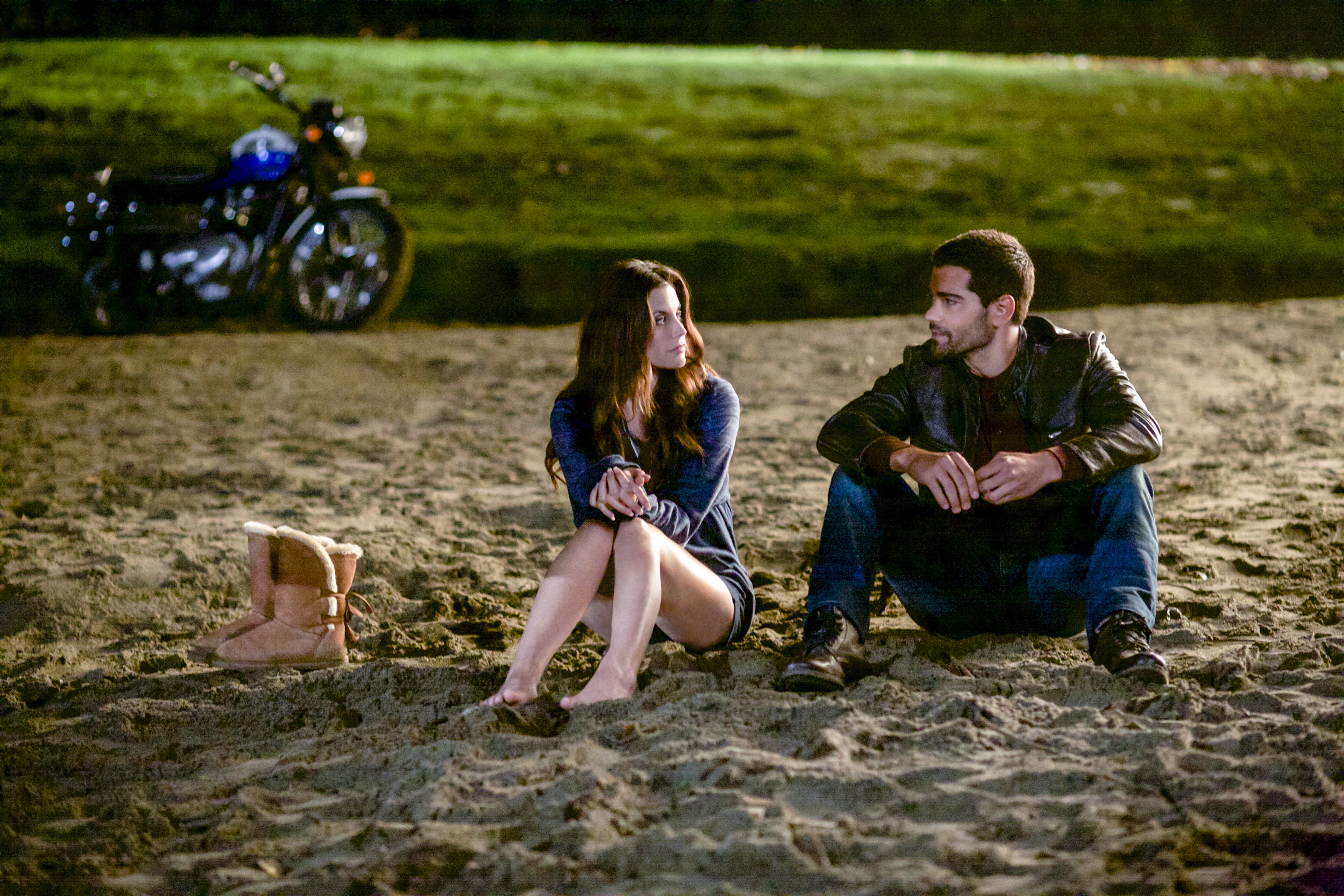 'Chesapeake Shores' Finds Lovebirds Abby and Trace in Rough Waters 'Chesapeake Shores' Finds Lovebirds Abby and Trace in Rough Waters