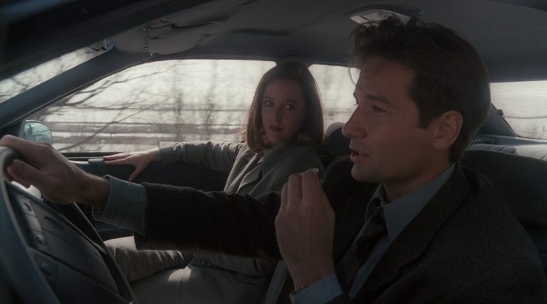 7 Most '90s Things About the 'X-Files' Pilot