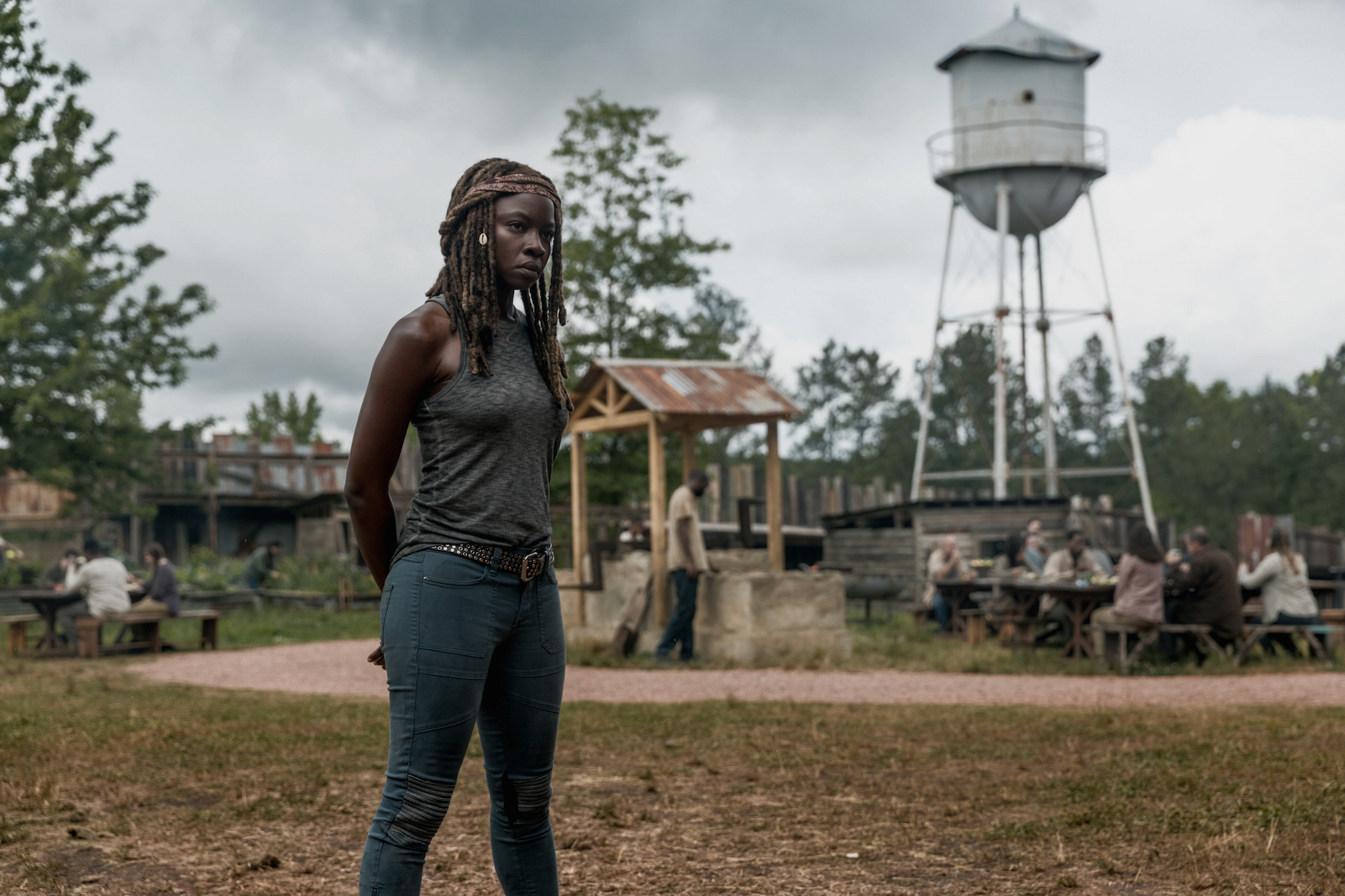 'The Walking Dead': Rick's Group Tries to Build a Bridge and Get Over ...