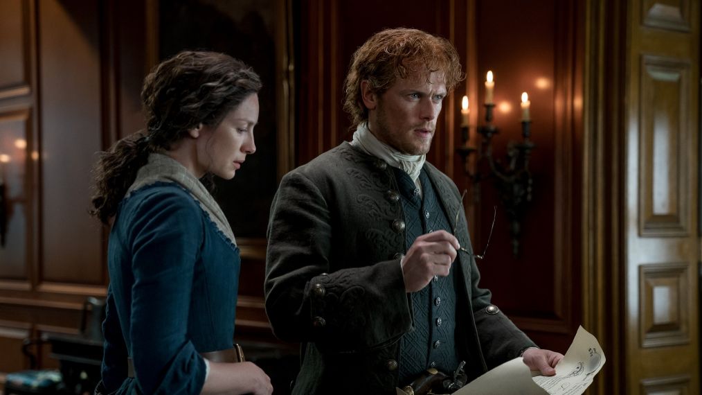 'Outlander' Finale Sneak Peek: Jamie, Claire & Ian Arrive at Mohawk ...