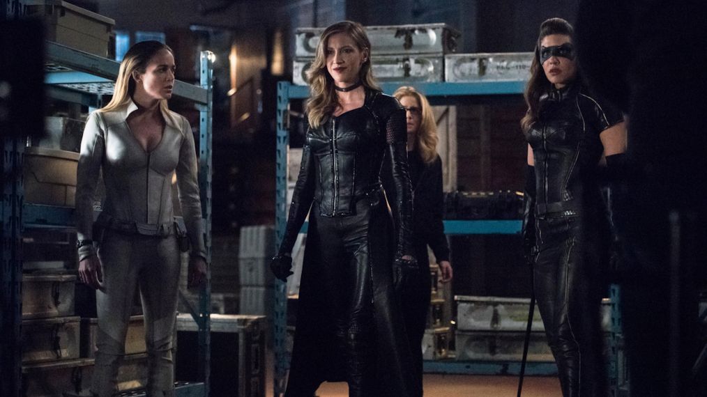 See Caity Lotz Return to 'Arrow' as Sara Tries to Help Laurel (PHOTOS)