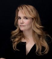 'Iconic 80s' Host Lea Thompson Reminisces About Some of Her Breakout Roles