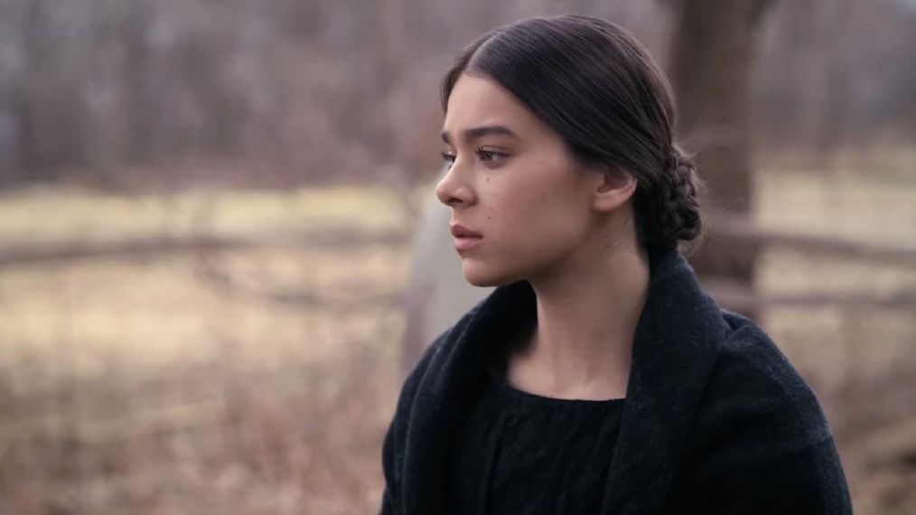 ‘Dickinson’: Hailee Steinfeld Embraces Wild Nights as Emily in Apple ...