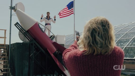 'Riverdale': Can Betty Save Her Mother and Sister From Edgar & The Farm ...