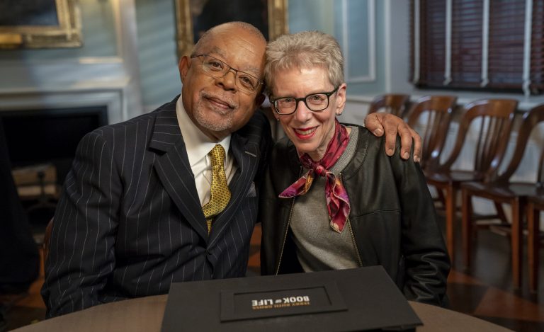 Henry Louis Gates Jr. Explores Ancestries & Family Mysteries in ...