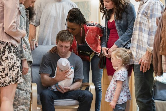 Fiona's Gone and a New Gallagher Arrives in the 'Shameless' Premiere ...