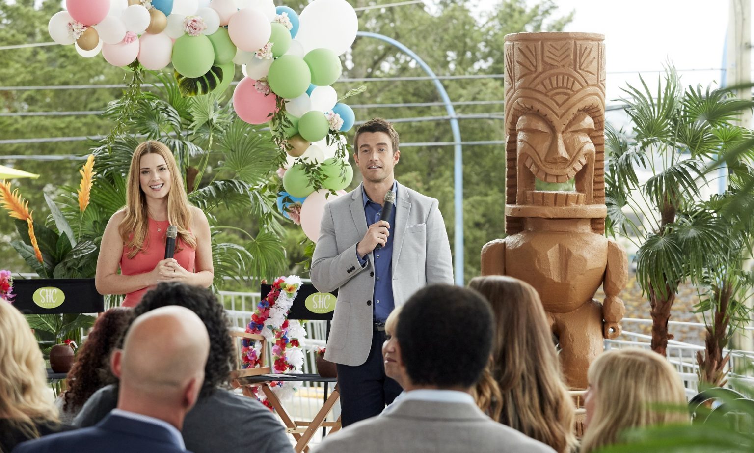 Alexandra Breckenridge & Robert Buckley Star in Hallmark's 'Love in ...