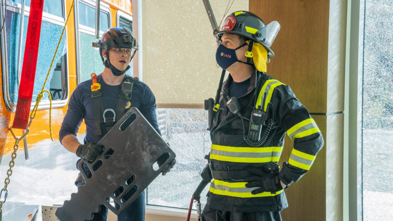 '9-1-1' Kicks Off Season 4 By Putting [Spoiler] in Serious Danger Again ...