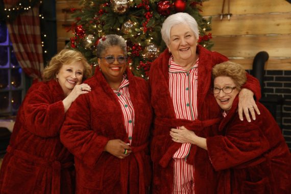 Maya Rudolph & Andy Samberg Are 'Baking It' for the Holidays (VIDEO)