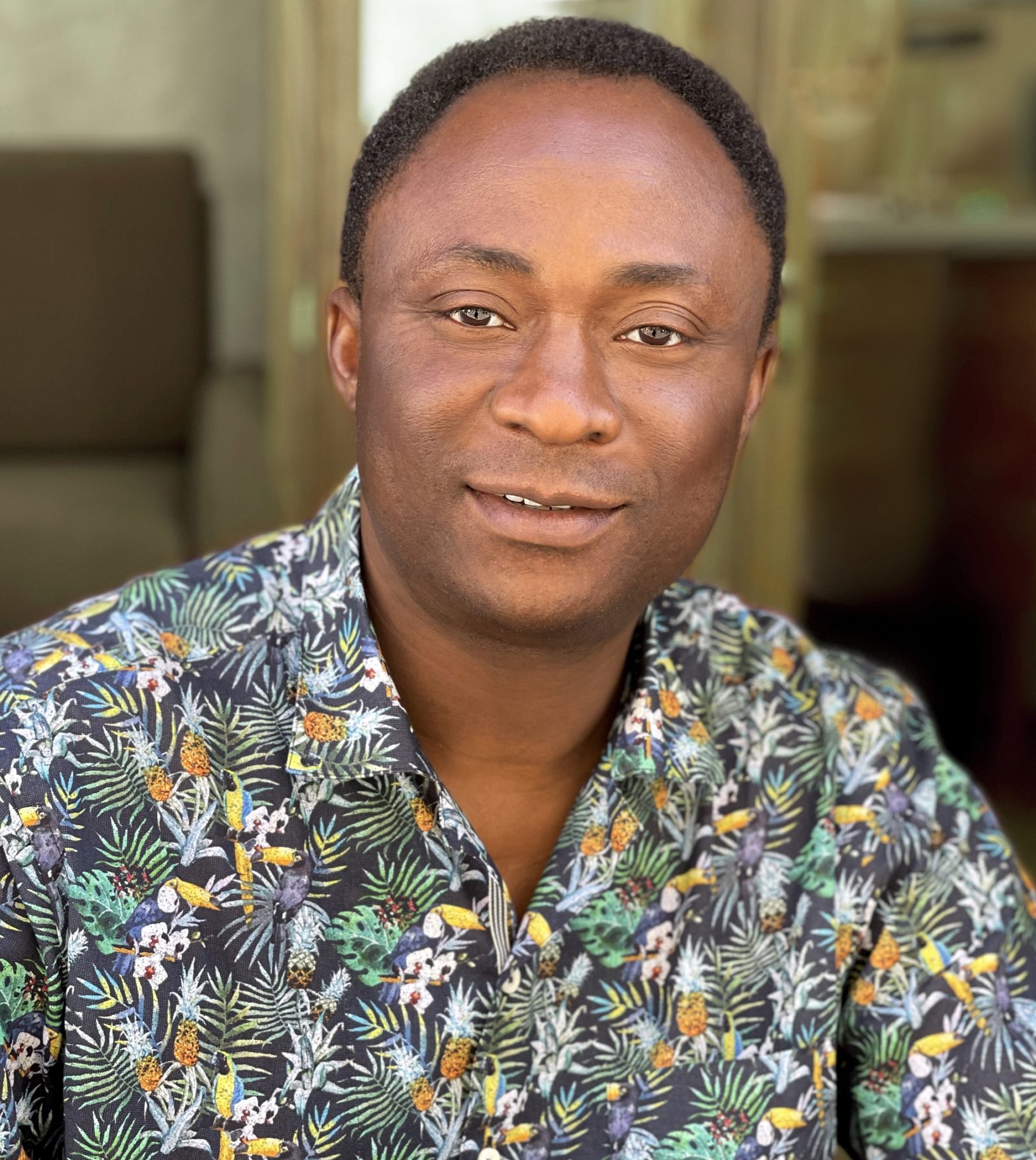 'Bob ♥ Abishola' Star Bayo Akinfemi Tackles Directing in First Look ...