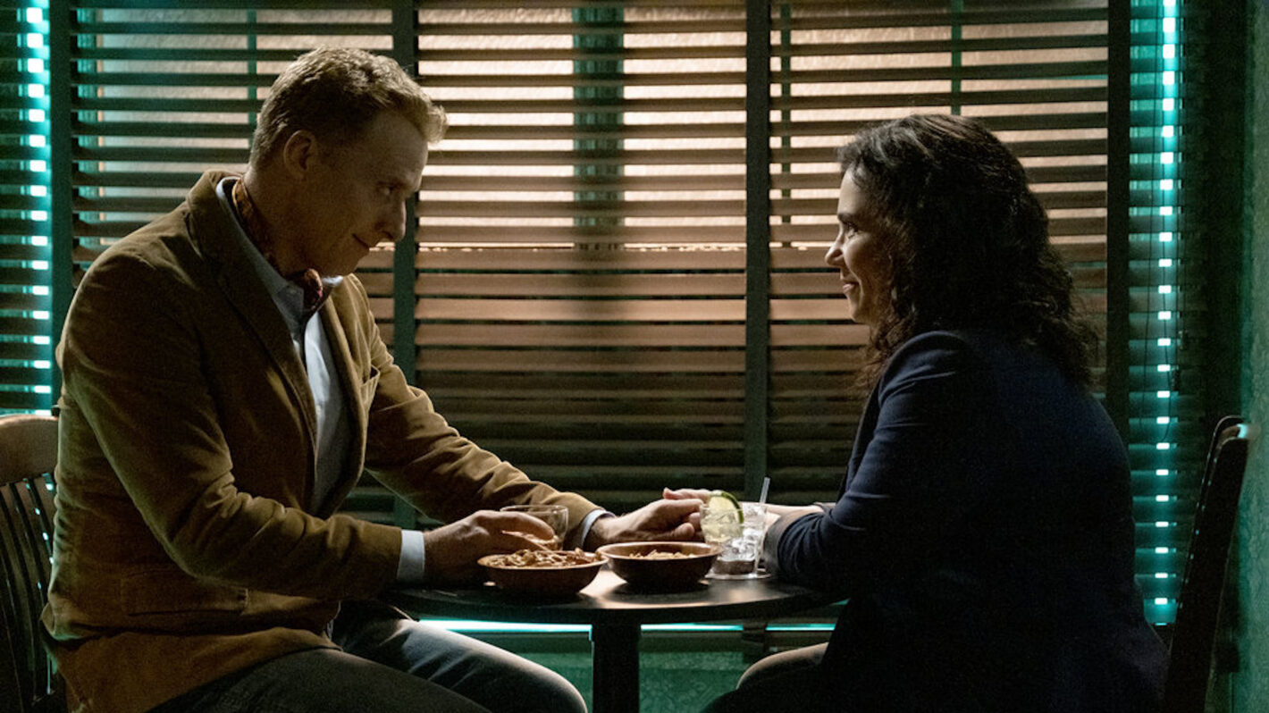 'Resident Alien': Alan Tudyk Teases Sparks for Harry & Alex Borstein's ...
