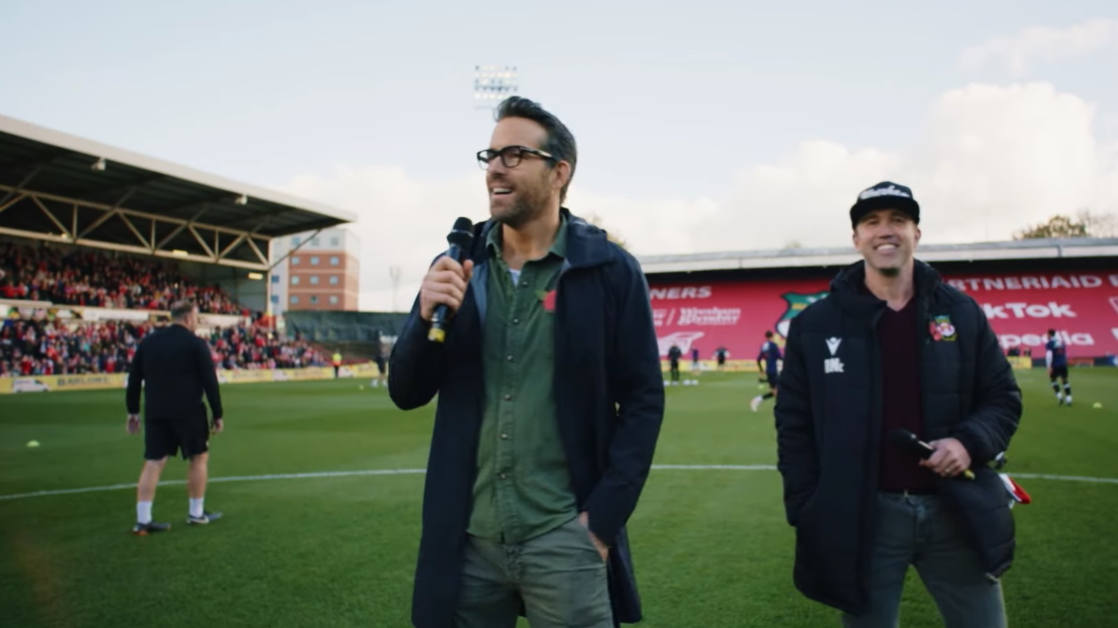 'Welcome to Wrexham' Trailer: Ryan Reynolds & Rob McElhenney Buy a ... 'Welcome to Wrexham' Trailer: Ryan Reynolds & Rob McElhenney Buy a ...
