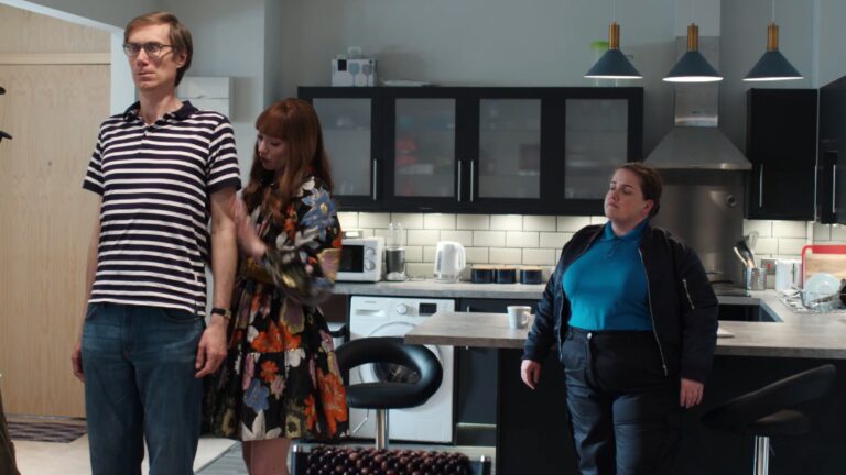 'The Outlaws' Sneak Peek: Stephen Merchant's Greg Gets Dating Advice ...