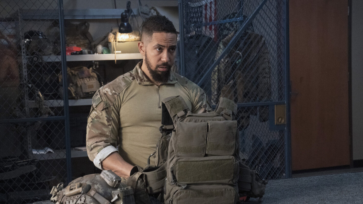 'SEAL Team': Neil Brown Jr. on Ray Trying to Compartmentalize & Being ...