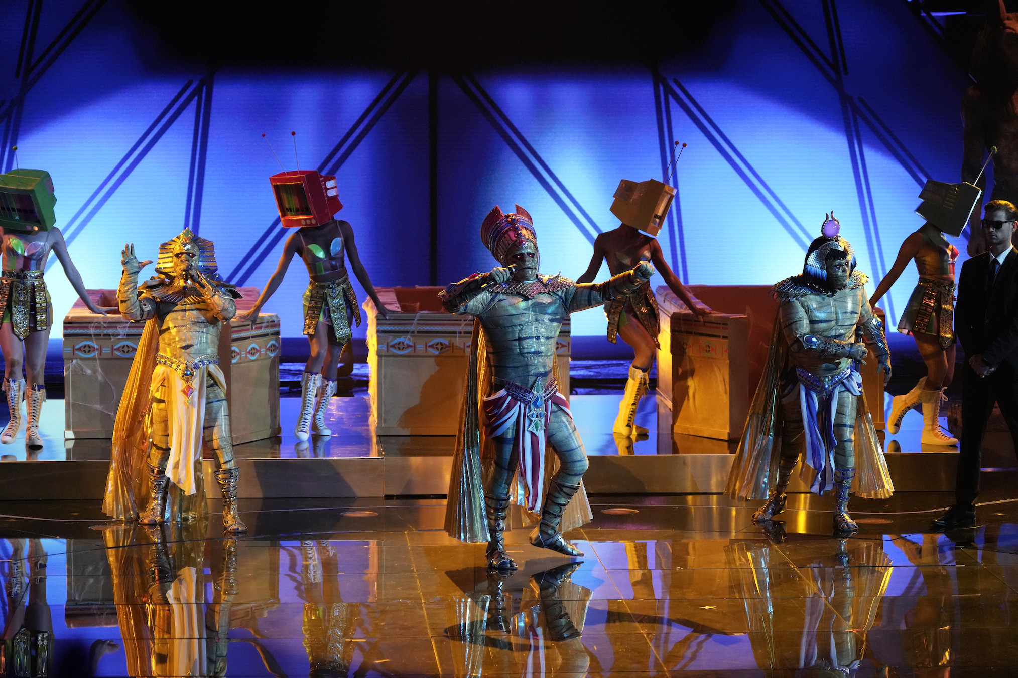 'The Masked Singer' Mummies Reflect on Performing Together After 4 Decades