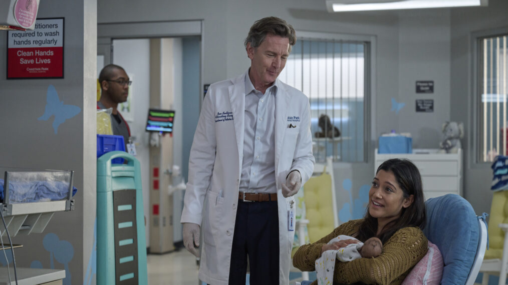 'The Resident' Sneak Peek: Ian's Struggle Is Becoming More Apparent (VIDEO)