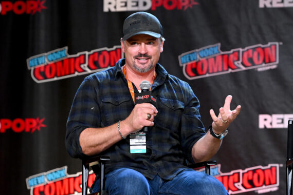 Tom Welling & 'Smallville' Cast Reunite & Look Back at NYCC 2022 Panel