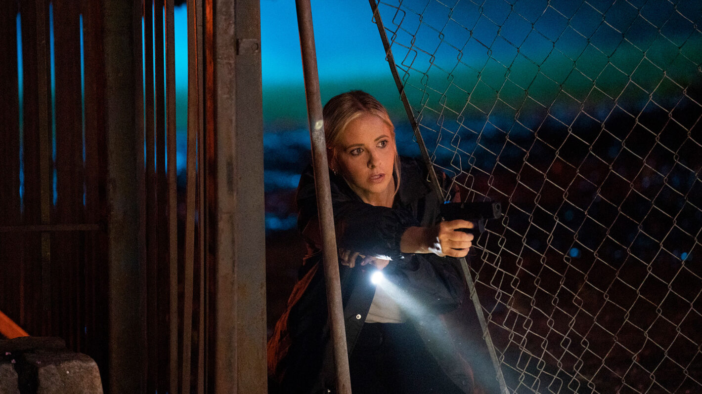 'Wolf Pack' Boss Promises Sarah Michelle Gellar 'Kicking Ass All Over ...