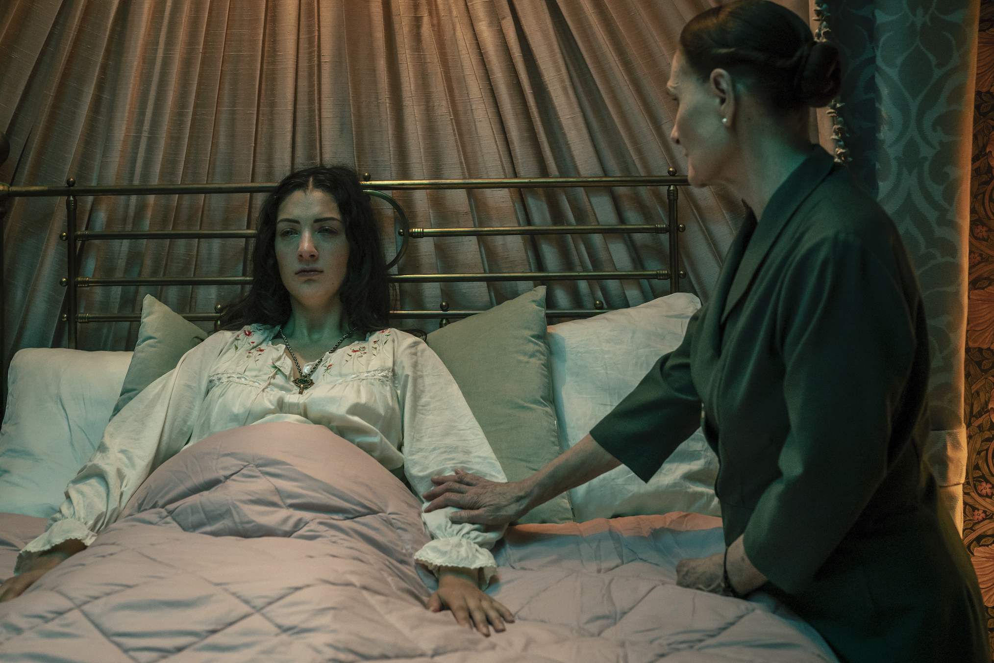 'Mayfair Witches': Harry Hamlin Explains Cortland's Self-Serving ...