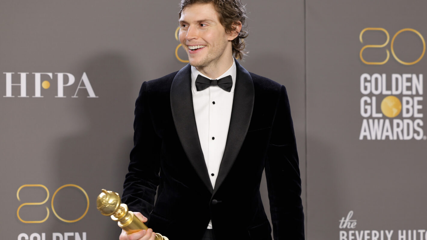 Mother of Jeffrey Dahmer Victim Speaks Out Against Evan Peters' Golden Globes Win