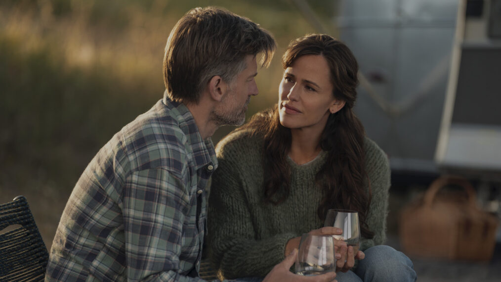 Jennifer Garner & Victor Garber Reunite in 'The Last Thing He Told Me ...