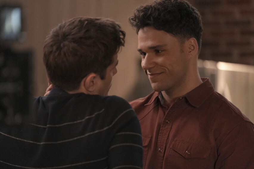 '9-1-1: Lone Star': T.K. & Carlos Have Difficult Conversation — Are ...