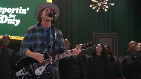 'Reportin' for Duty: A Tribute to Leslie Jordan': Mayim Bialik, Jim ...