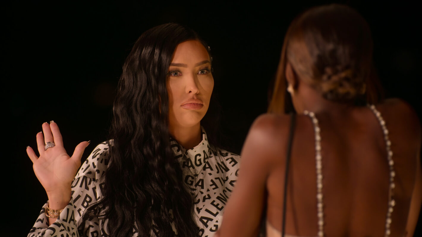 'Selling Sunset' Season 6: Bre Tiesi Claps Back at Chelsea Lazkani Over ...