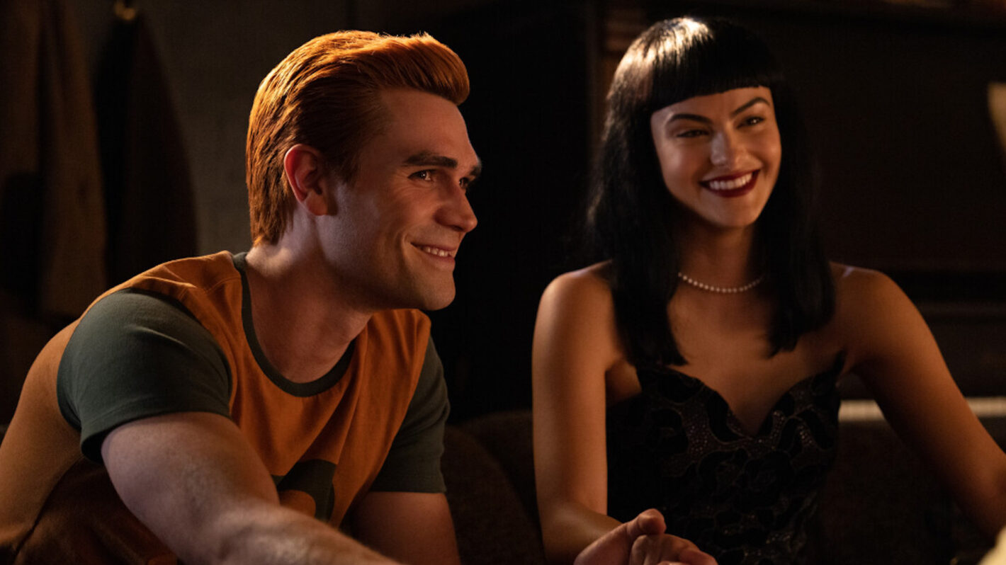 'Riverdale' EP Sarah Schechter Teases 'Really Emotional' & 'Satisfying ...