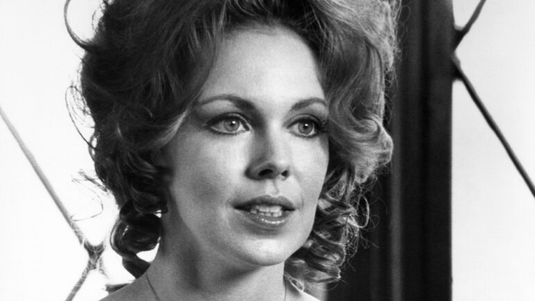 Lara Parker Dies: ‘Dark Shadows' Actress Was 84