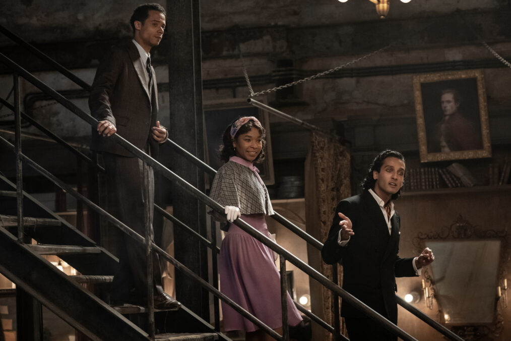 'Interview With the Vampire' Sneak Peek: Louis & Armand Flirt Amid ...