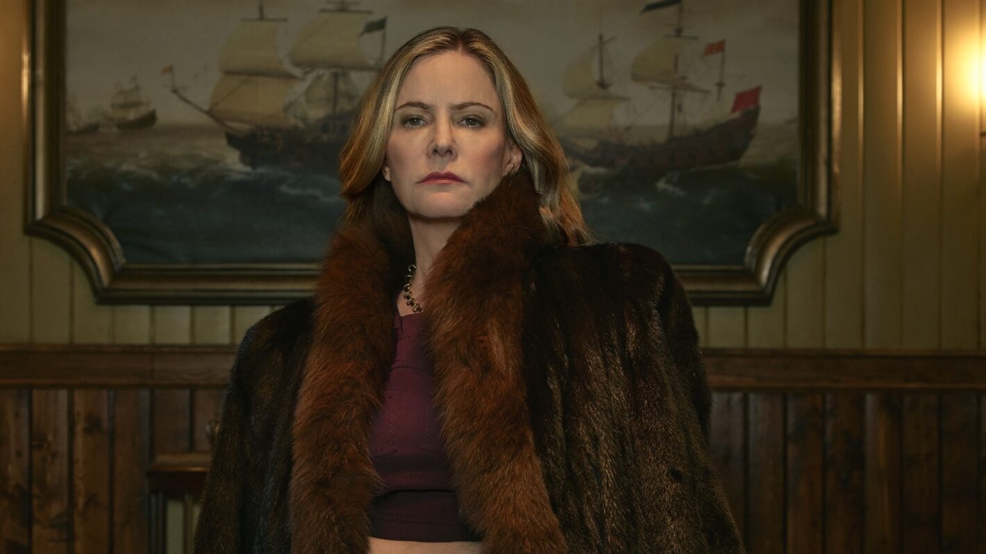 'Fargo' Star Jennifer Jason Leigh Explains Lorraine's Accent 'Fargo' Star Jennifer Jason Leigh Explains Lorraine's Accent