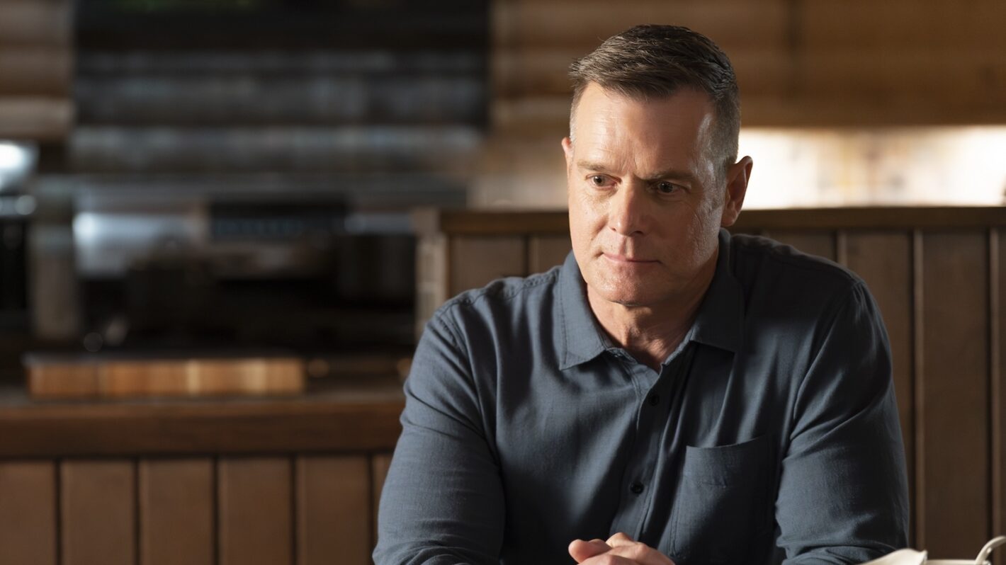 Did Bobby Survive '9-1-1' Finale? Peter Krause Talks His Fate & That ...