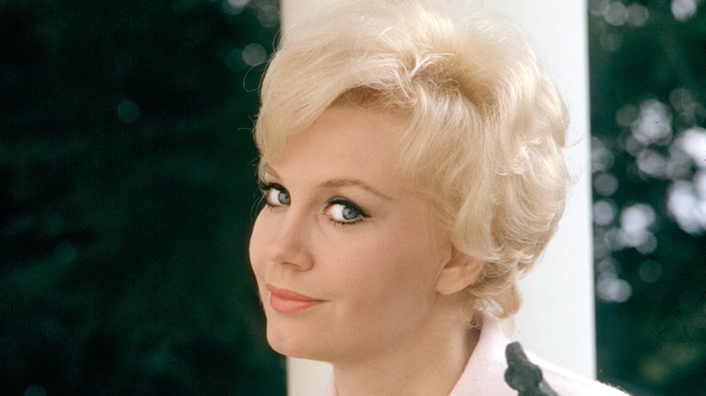 Elizabeth MacRae, 'General Hospital' & 'Days of Our Lives' Actress ...