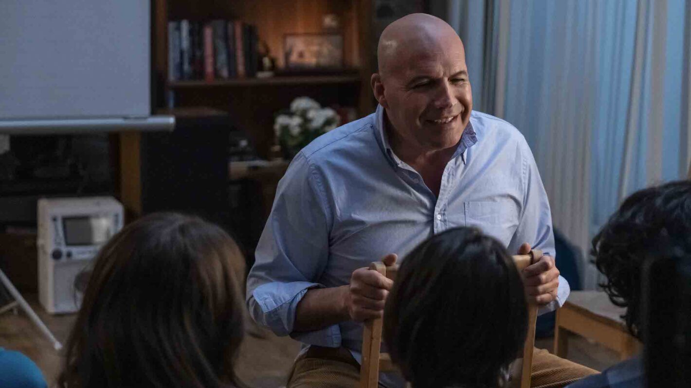 Billy Zane Talks Transforming Into 'Manipulative' Larry Ray in First ...