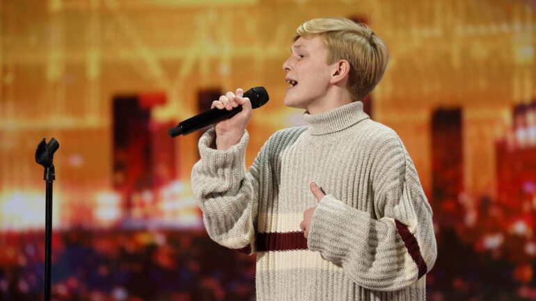 'America's Got Talent': Howie Mandel Makes 14-Year-Old Singer Cry With ...