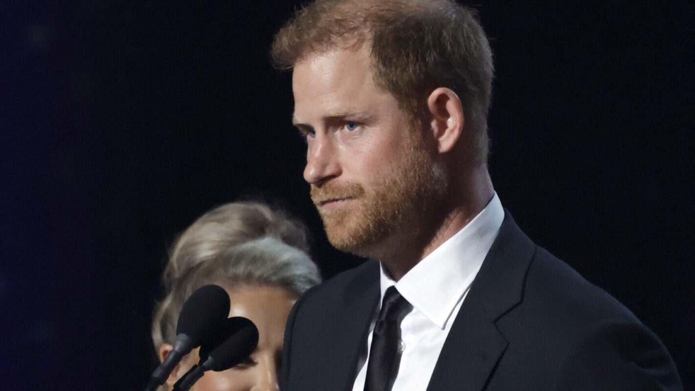 Prince Harry Acknowledges Mary Tillman in Pat Tillman Award Acceptance ...