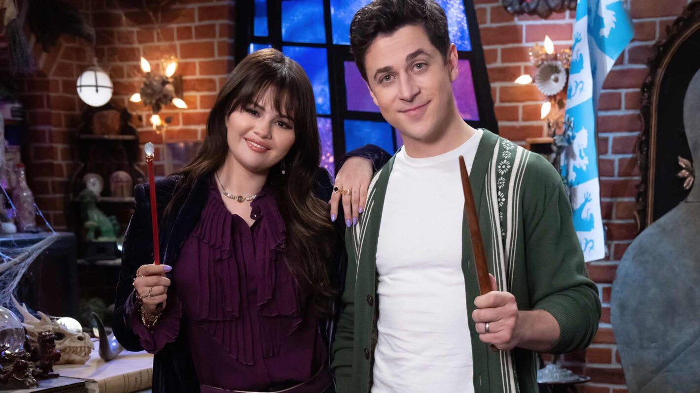 How Selena Gomez & David Henrie Reunited for 'Wizards Beyond Waverly Place'