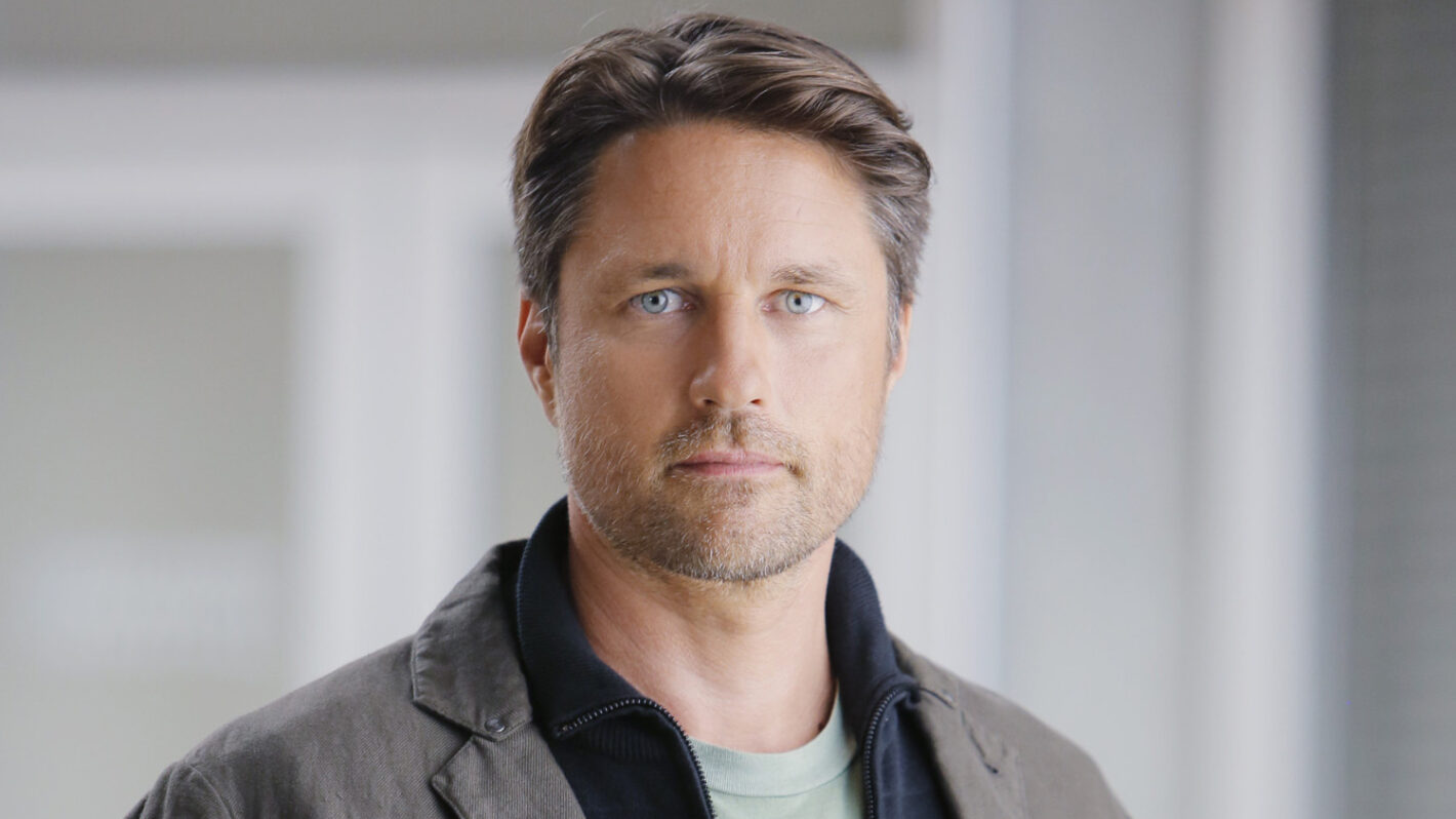 'Virgin River' Star Martin Henderson Is Open to Returning to 'Grey's ...