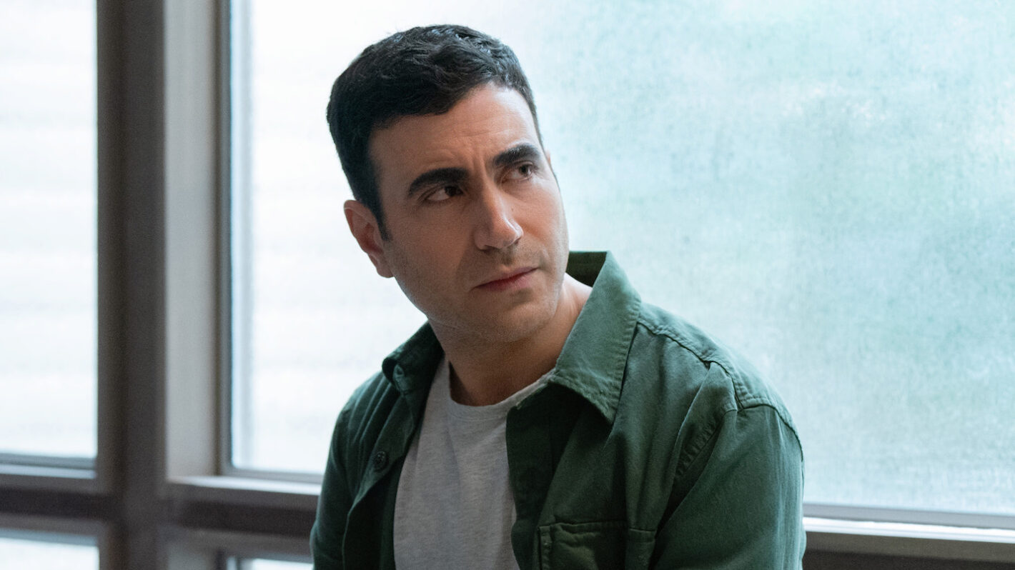 'Shrinking': Jason Segel Dishes on Brett Goldstein's Shocking Role ...