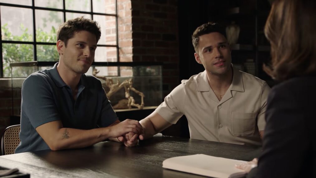 '9-1-1: Lone Star' Exclusive Sneak Peek: T.K. and Carlos Meet With ...