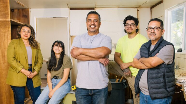 'Izzy Does It': Israel Battres Previews 'Flip or Flop' Spinoff (Exclusive)