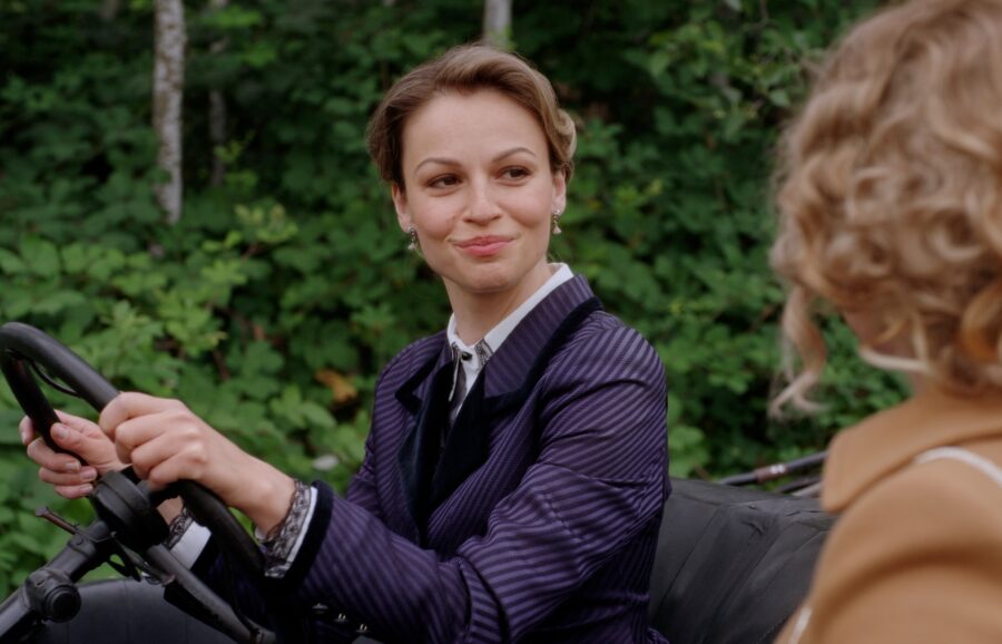 Kayla Wallace - Actress, Singer, Dancer