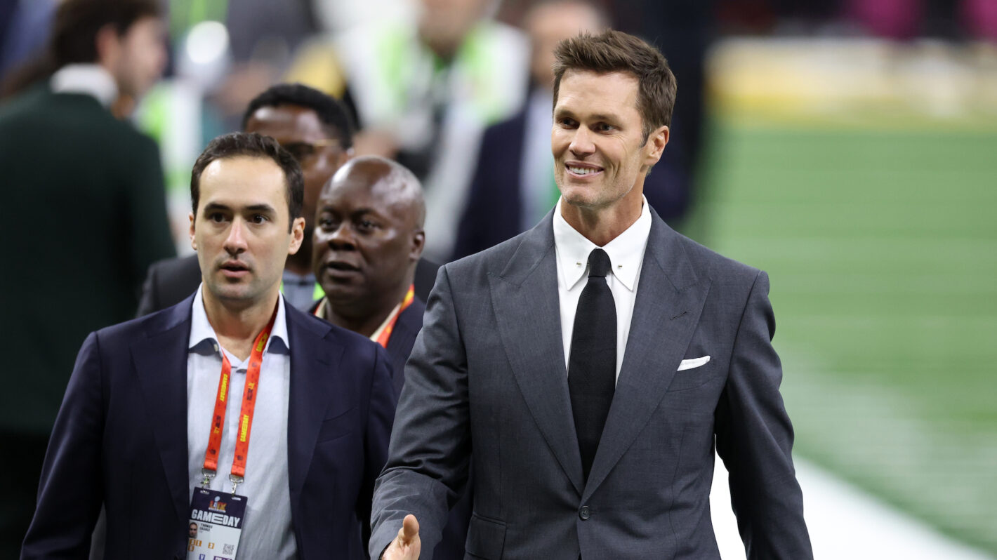 Tom Brady's Super Bowl 2025 Commentating Mocked by Viewers After He References 2017 Comeback