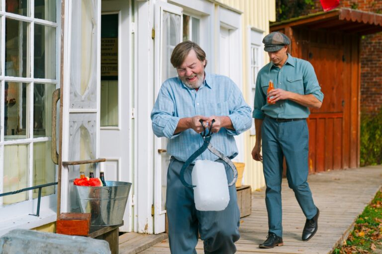 'The Food That Built America': Adam Richman Talks Coffee Wars, Bad ...