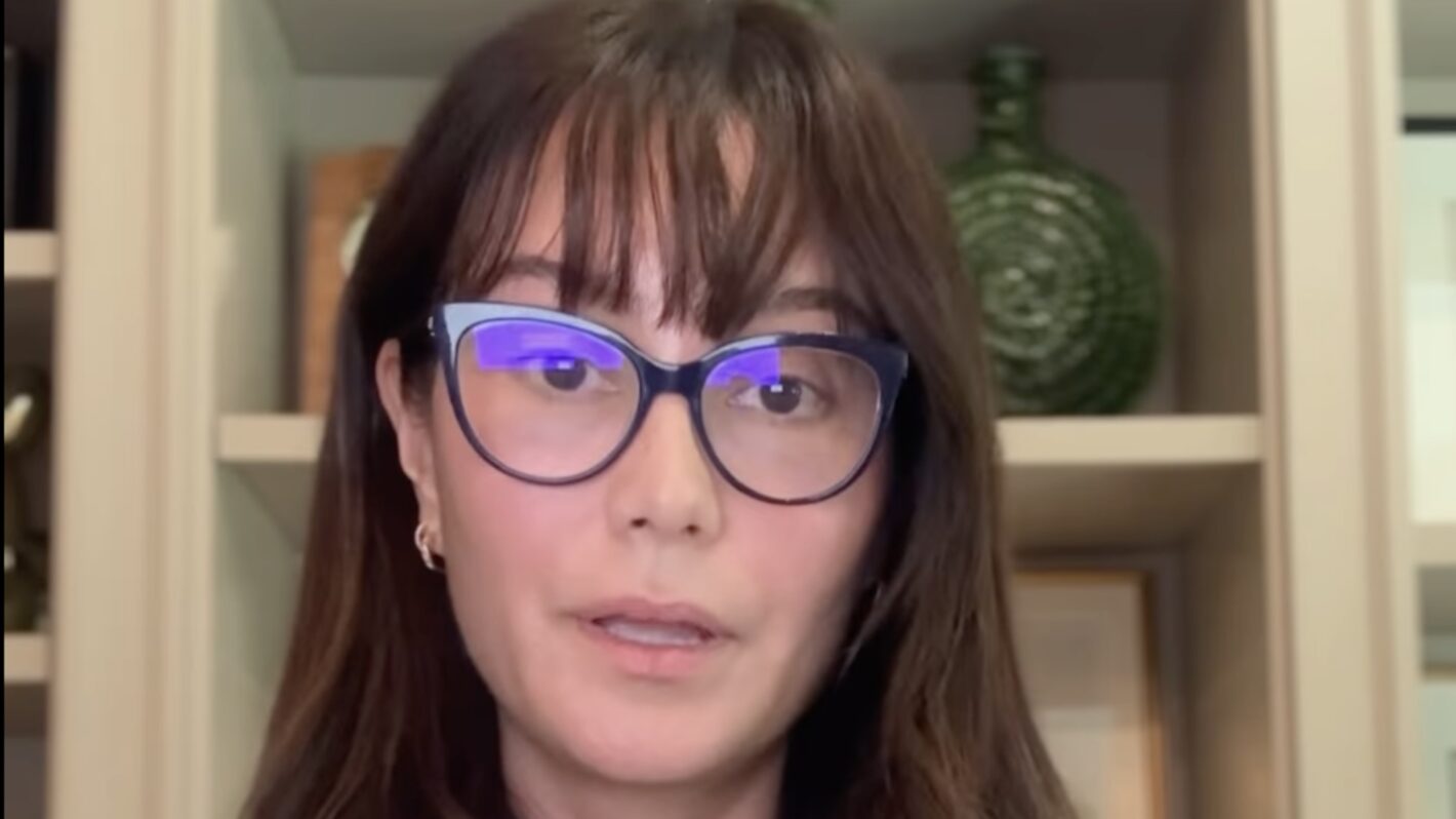 Bruce Willis' Wife Emma Heming Shares Emotional Message After Gene ...