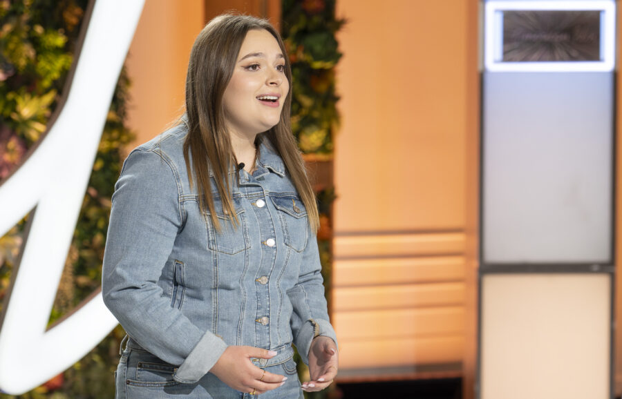 Lola Bonfiglio - Singer