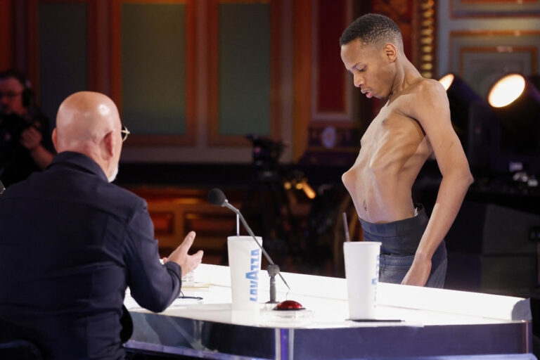 'AGT' 2025 Premiere: Light Wire, Jourdan Blue Get Golden Buzzers During ...