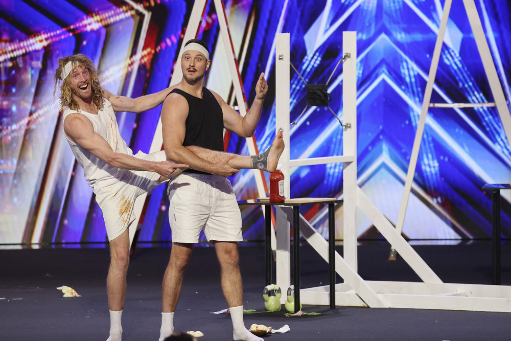 'AGT' 2025 Premiere: Light Wire, Jourdan Blue Get Golden Buzzers During ...